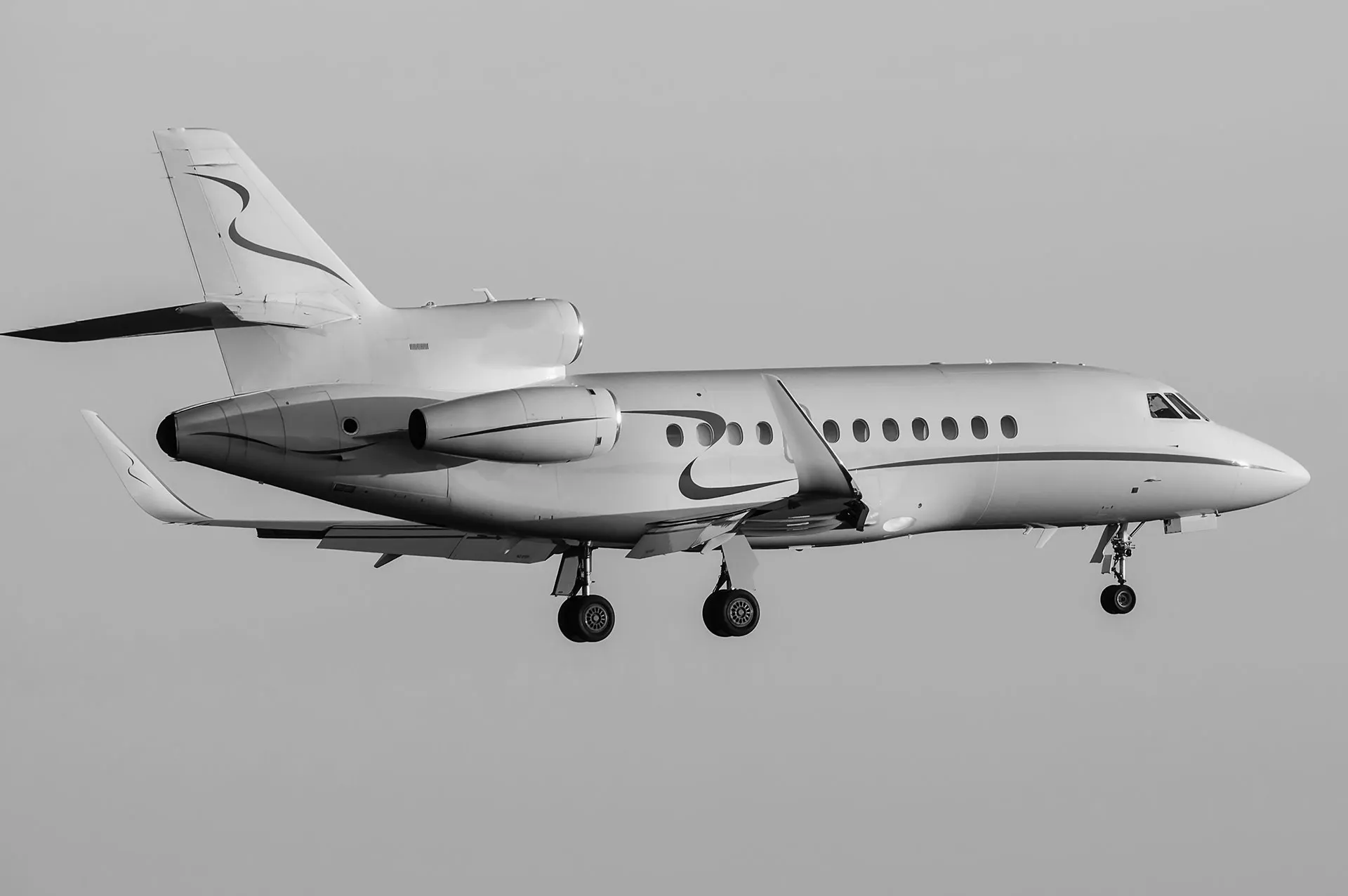 Falcon 900 LX